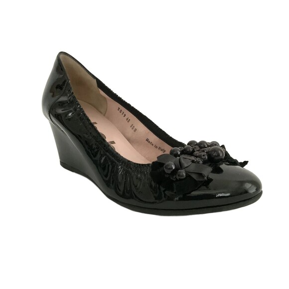 Le Babe | Shoes | Le Babe Ruched Wedge 4 Us 0 Black Bead Front Topline ...